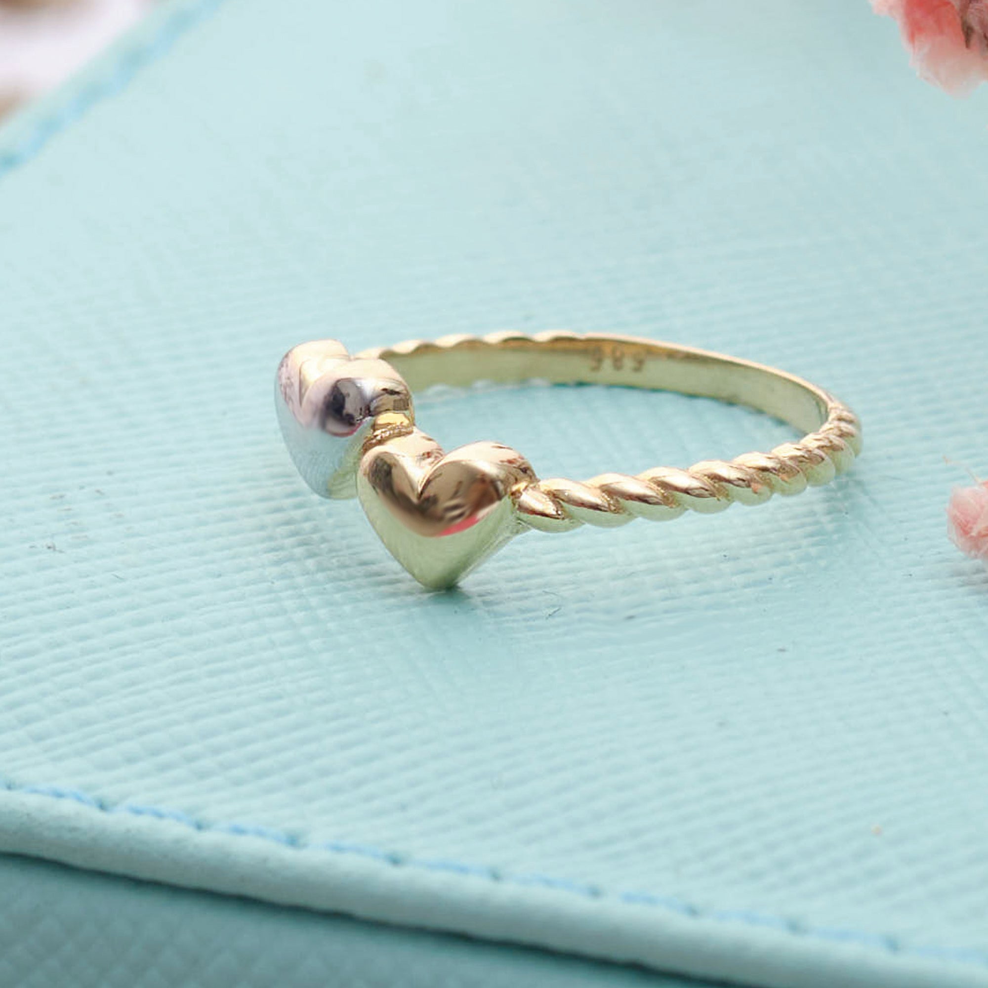 Heart symbol gold rings store